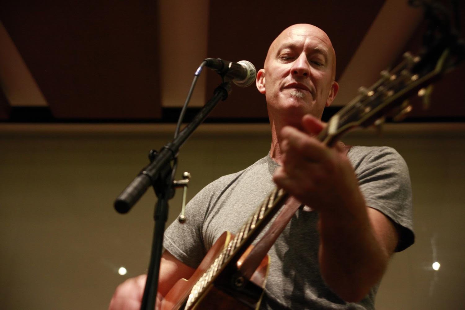 Christopher Williams to perform at chapel service - Hastings College